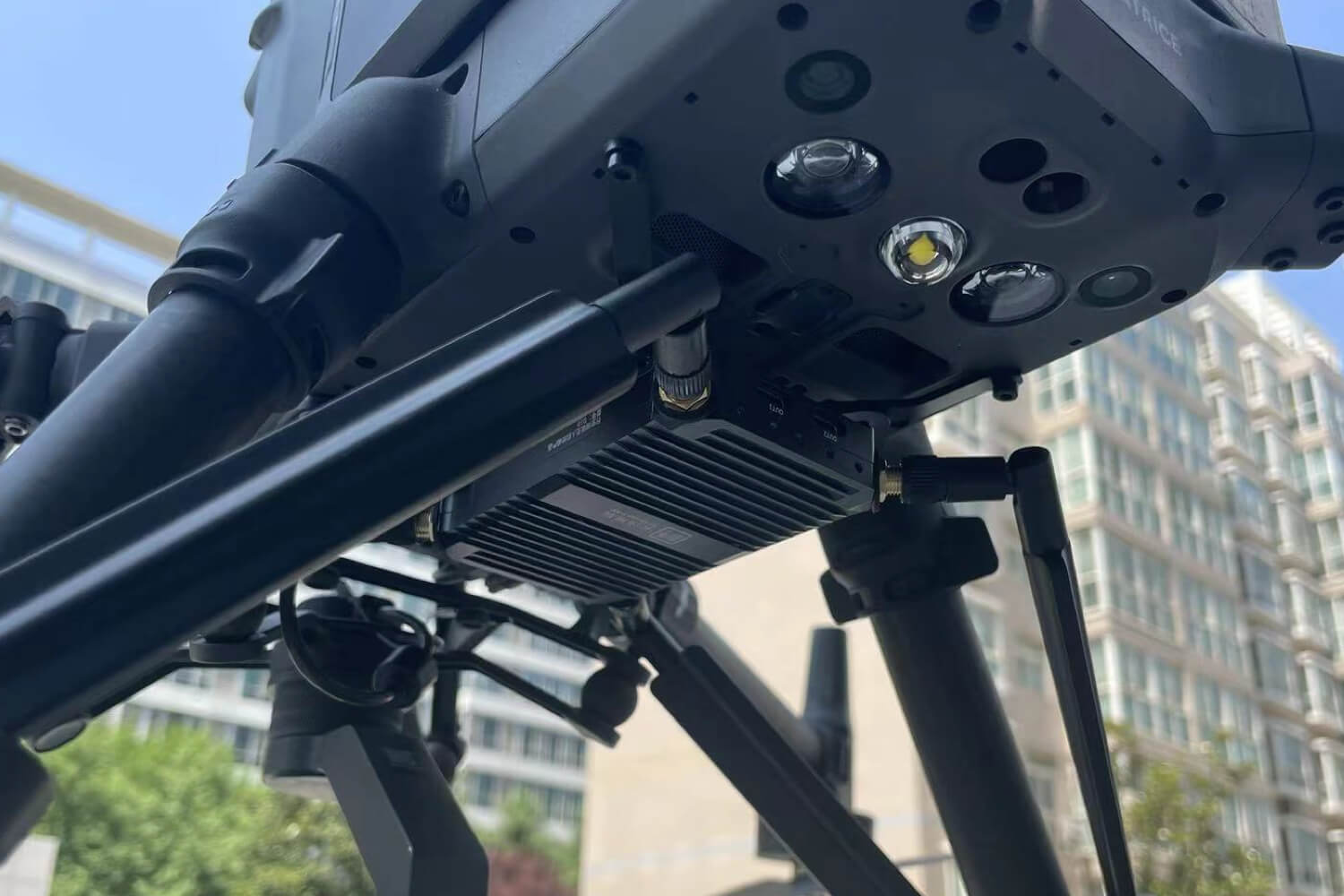 Matrice 350 RTK 5G 网联机载终端-行空 D10_生态方案目录_DJI 大疆行业应用