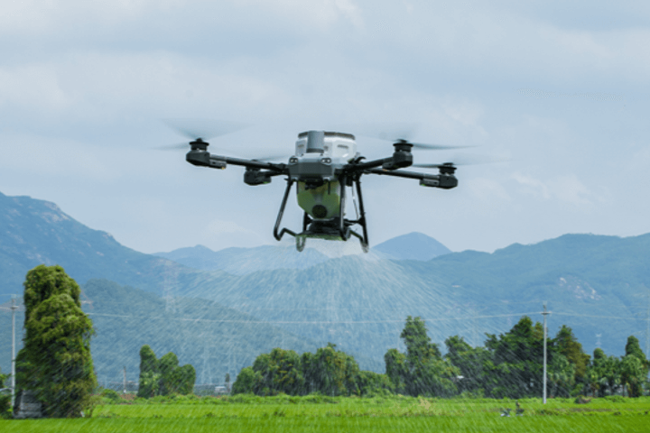 A Comprehensive Guide to Using Agricultural Drones for Rice Spreading ...